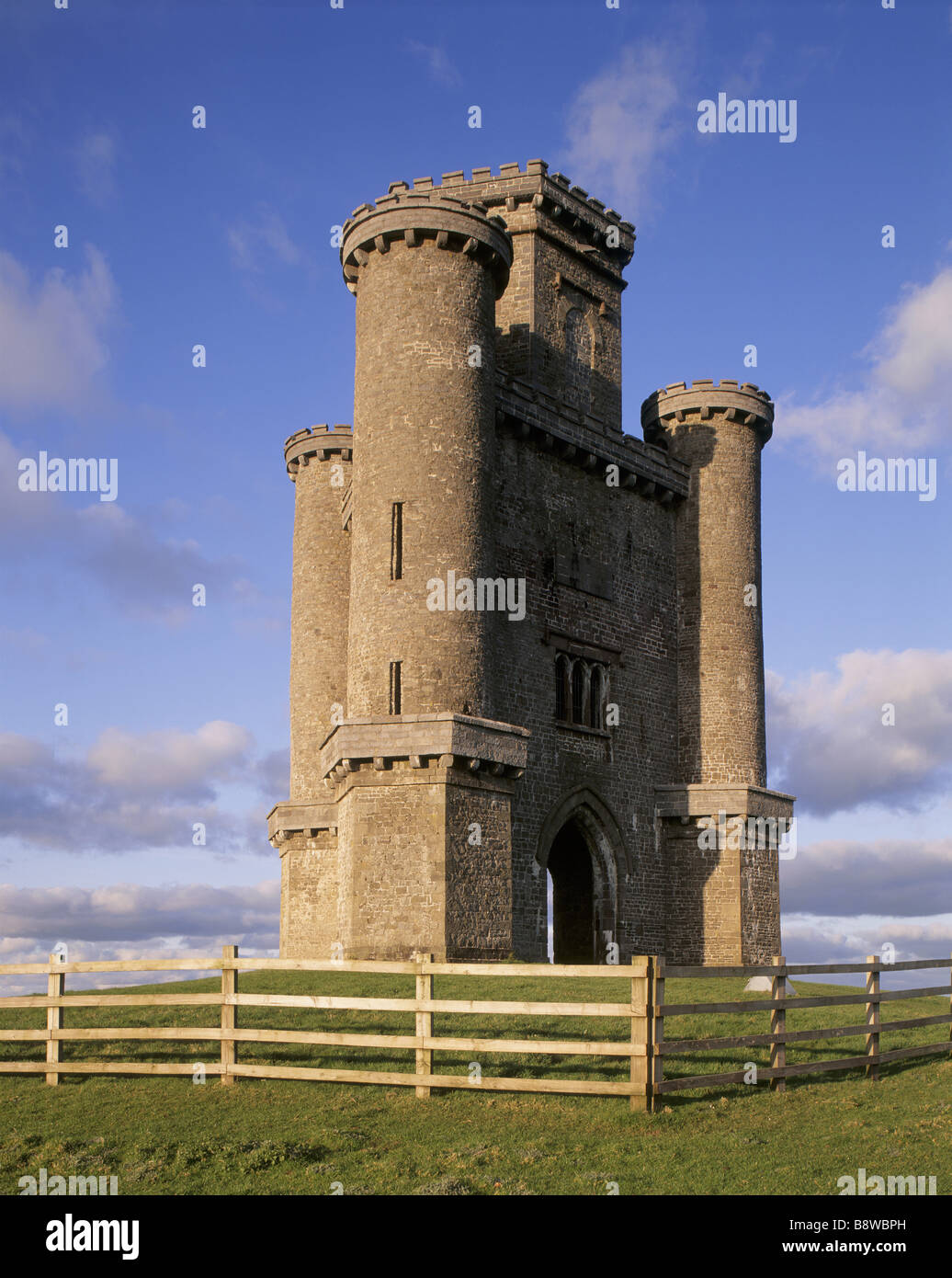 19th century castellated tower hi-res stock photography and images - Alamy