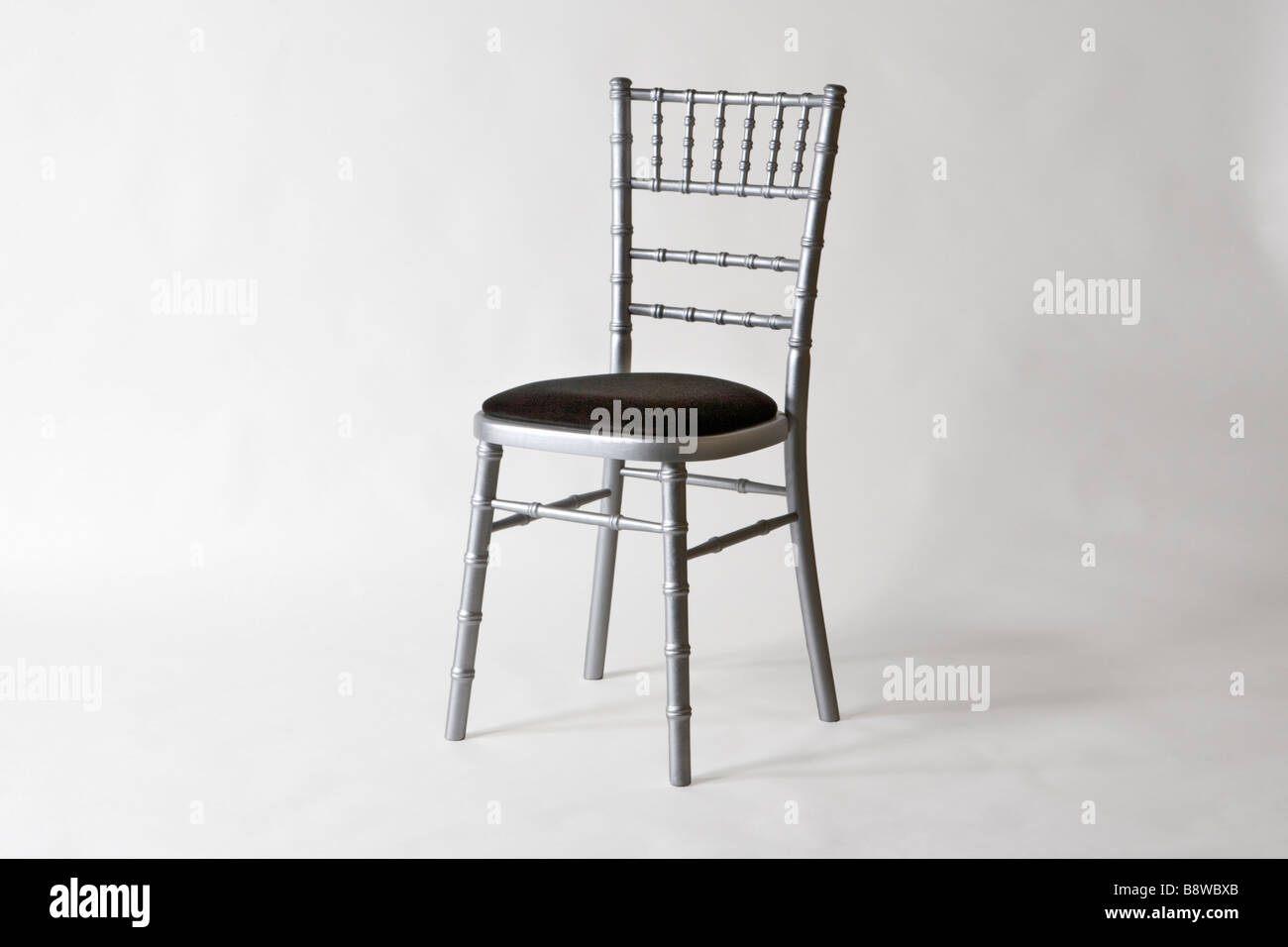 Single chair hi-res stock photography and images - Alamy