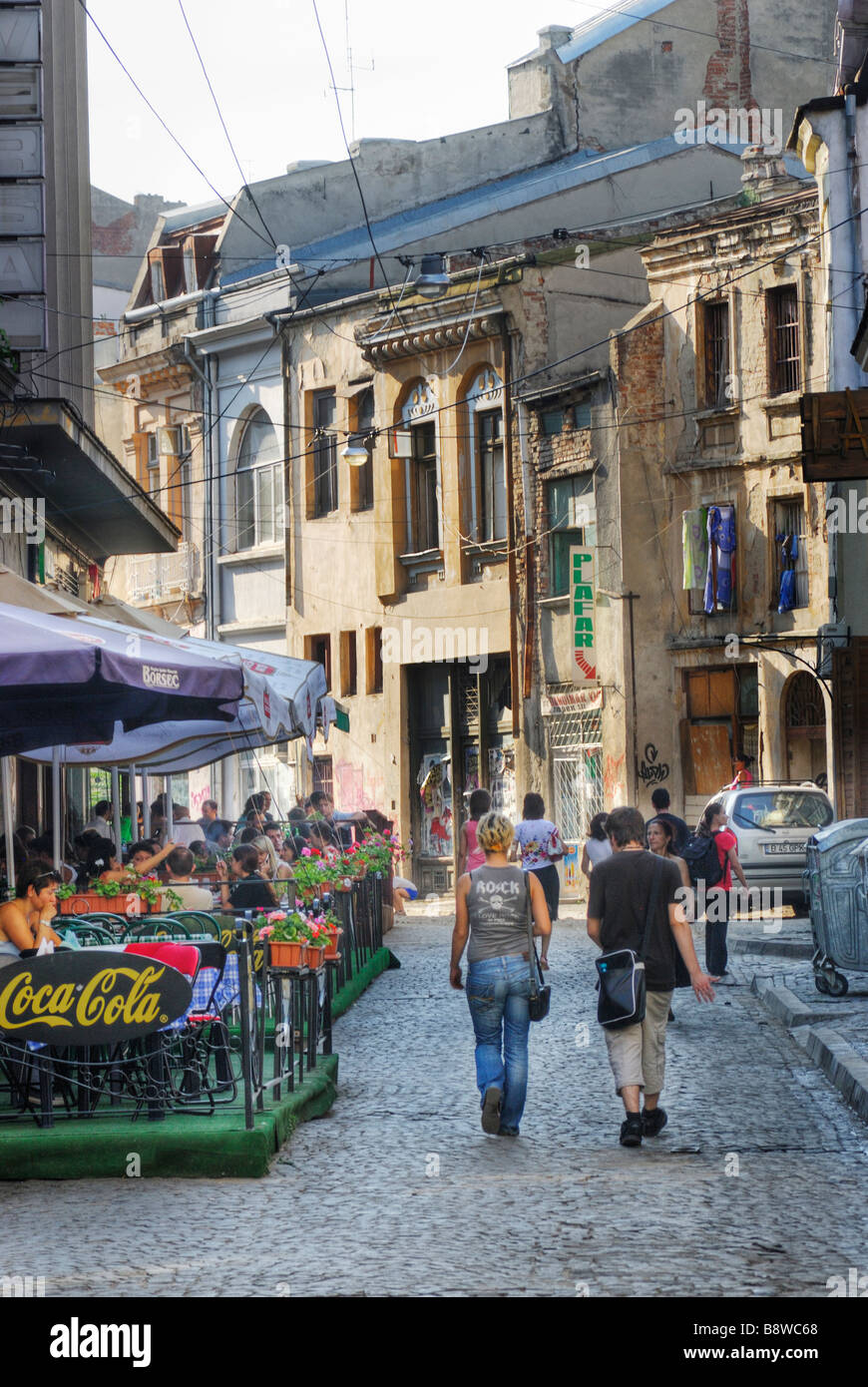 People eating and drinking in the old town of Bucharest, Romania Stock ...