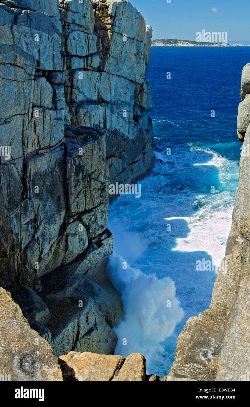Surf meets cliffs hi-res stock photography and images - Alamy