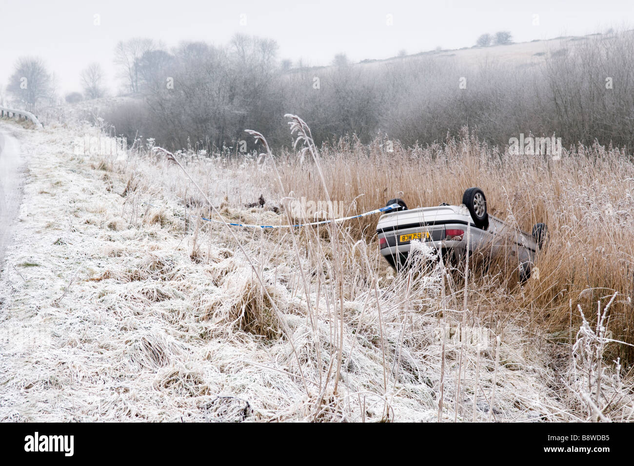 Car accident on icy road hi-res stock photography and images - Alamy