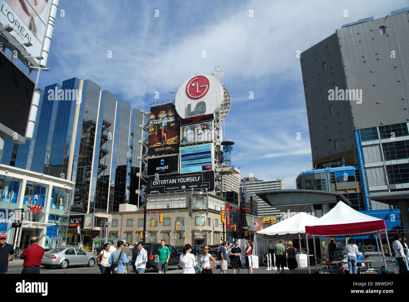 Tour Bus in Dundas Square in Toronto Canada Stock Photo - Alamy