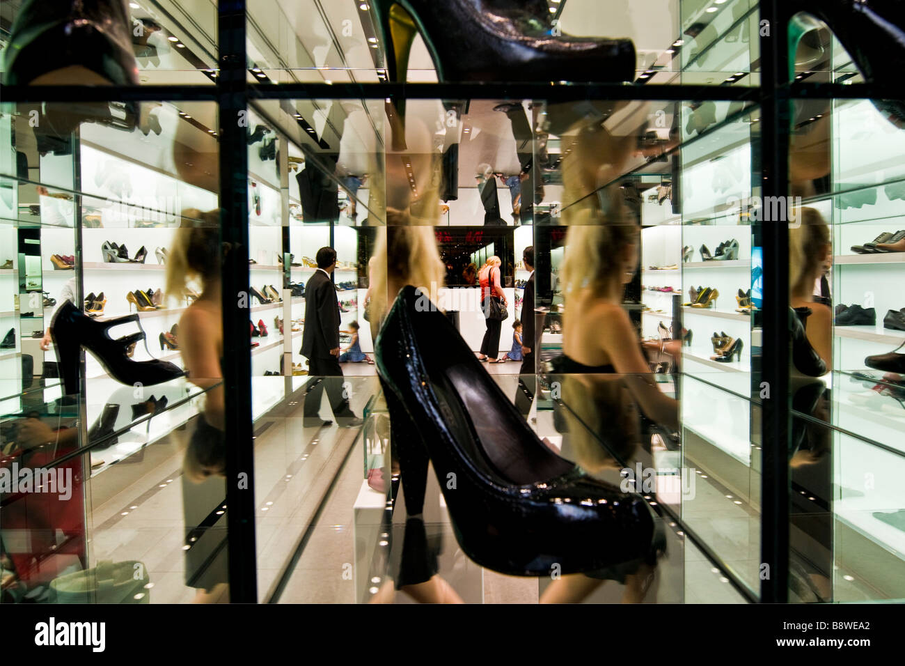 shoe store mall of the emirates dubai united arab emirates Stock Photo ...