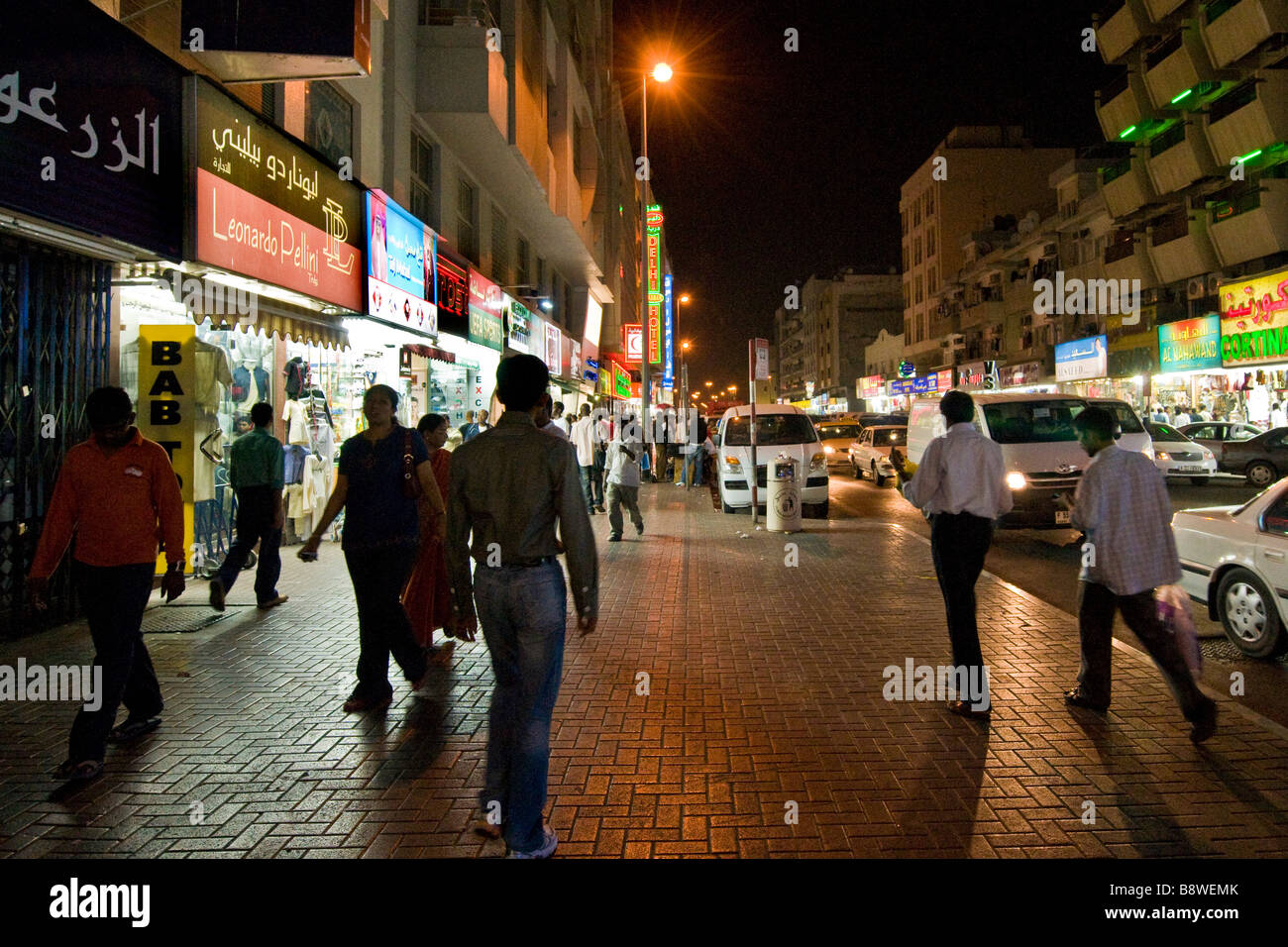 Dubai daily life hi-res stock photography and images - Alamy