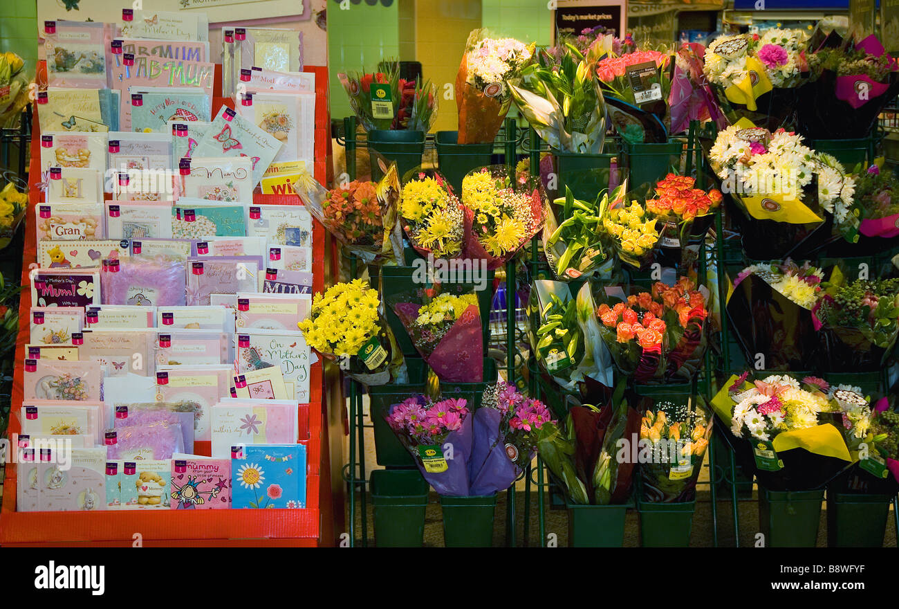 Gifts cards hi-res stock photography and images - Alamy