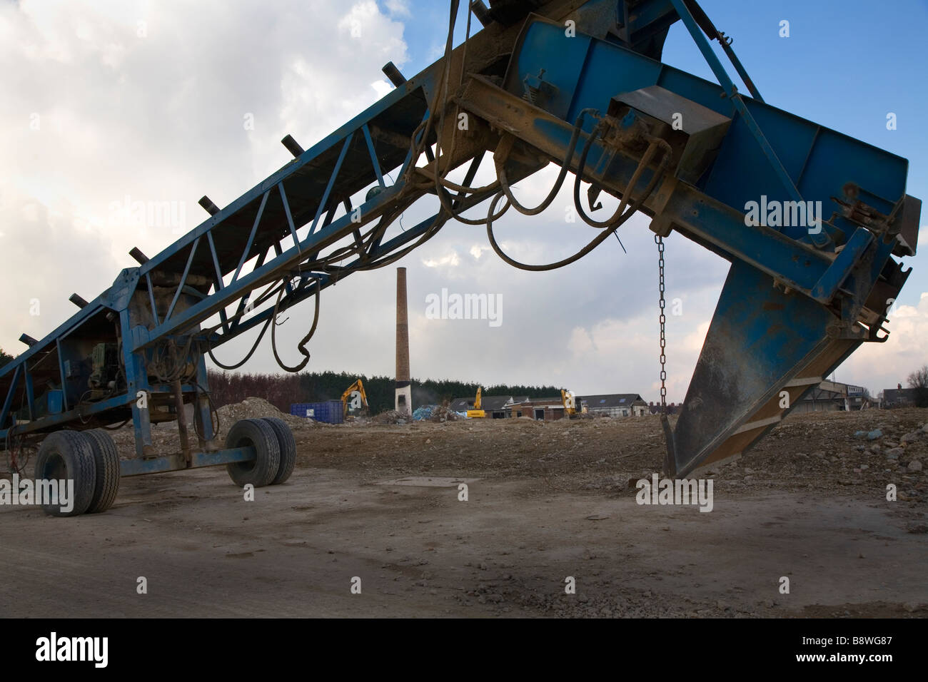 Demolition machinery hi-res stock photography and images - Alamy