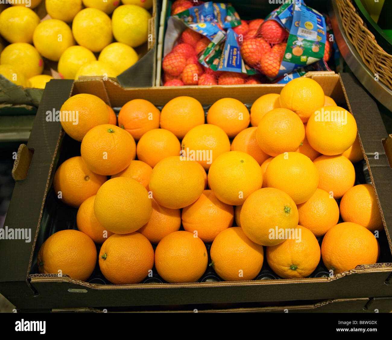 Supermarket fruit display Stock Photo - Alamy