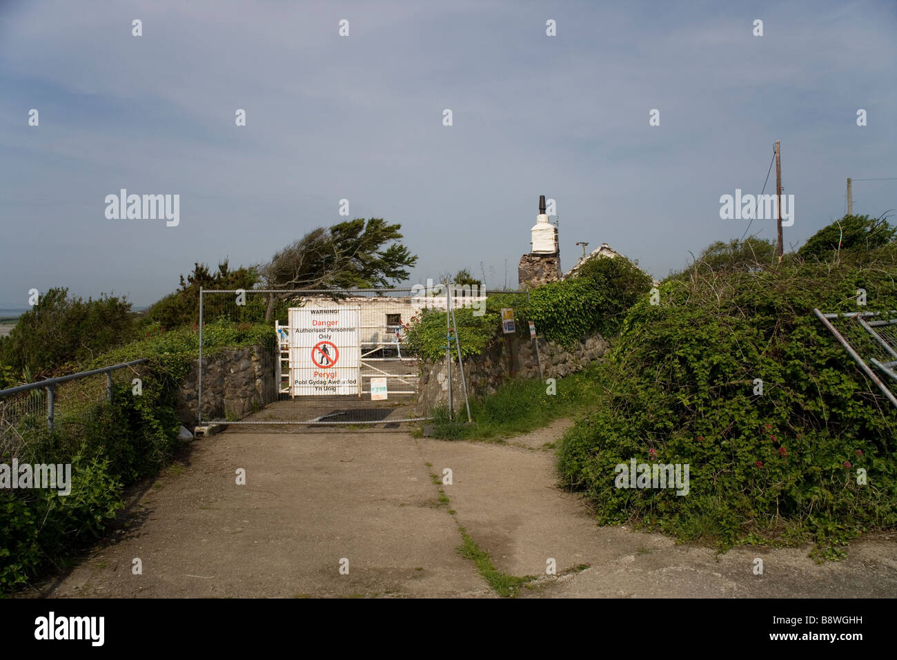 Burnt cottage hi-res stock photography and images - Alamy