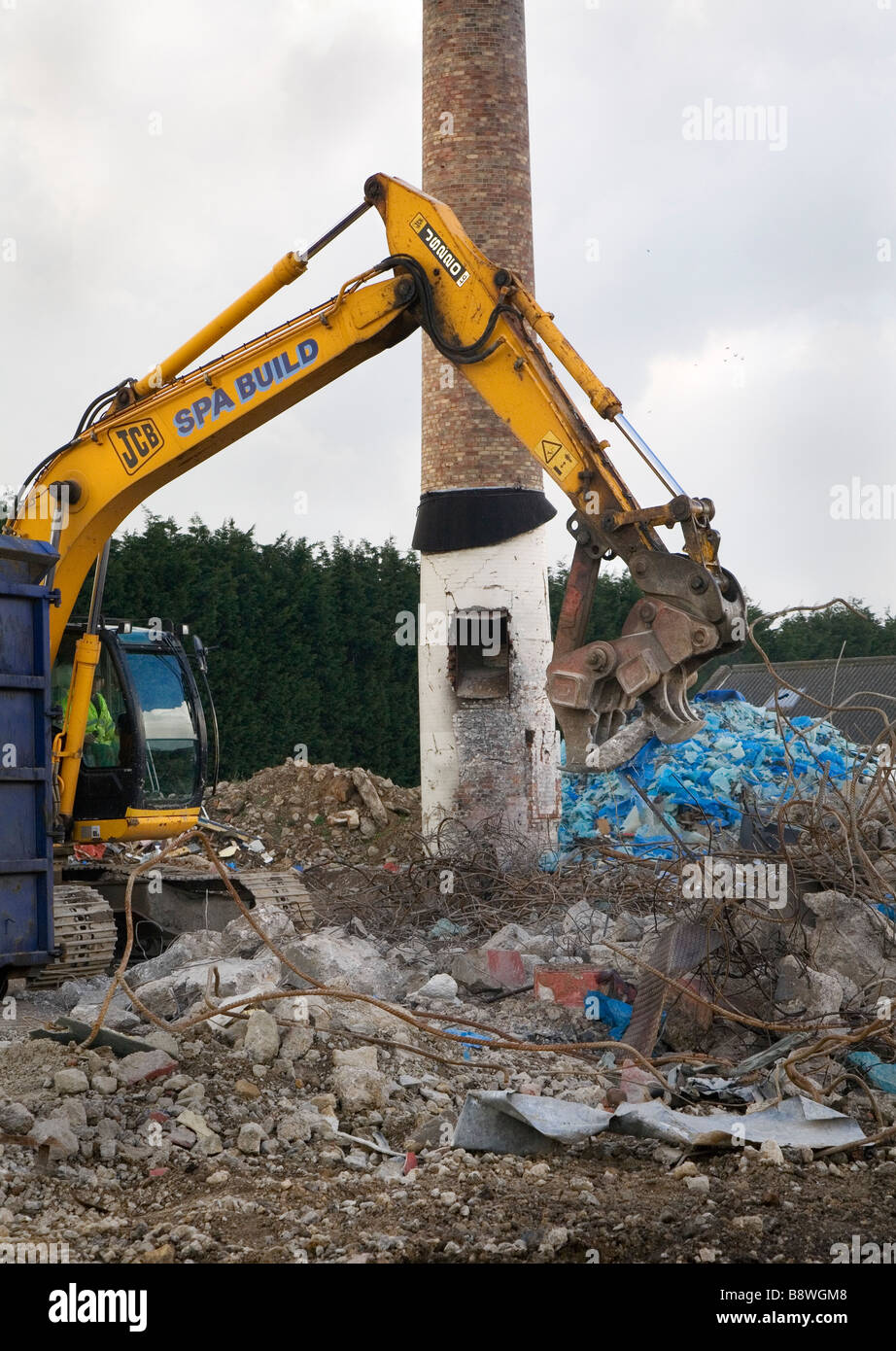 Demolition machinery hi-res stock photography and images - Alamy