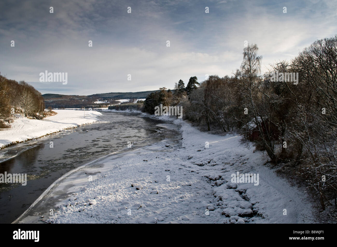 Frozen river dee hi-res stock photography and images - Alamy