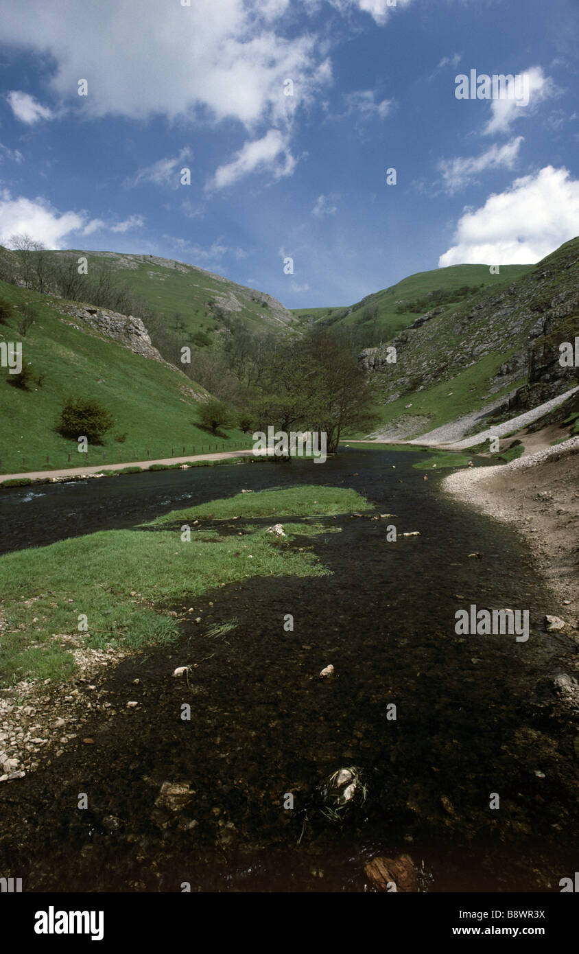 View showing the River Dove in the Dovedale Valley Region Stock Photo ...