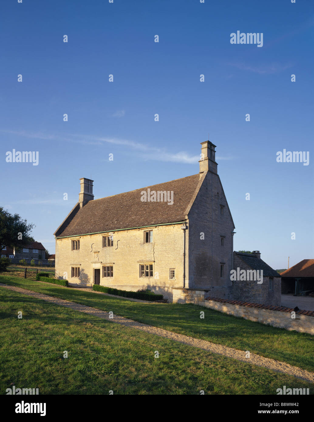 Woolsthorpe manor tree hi-res stock photography and images - Alamy