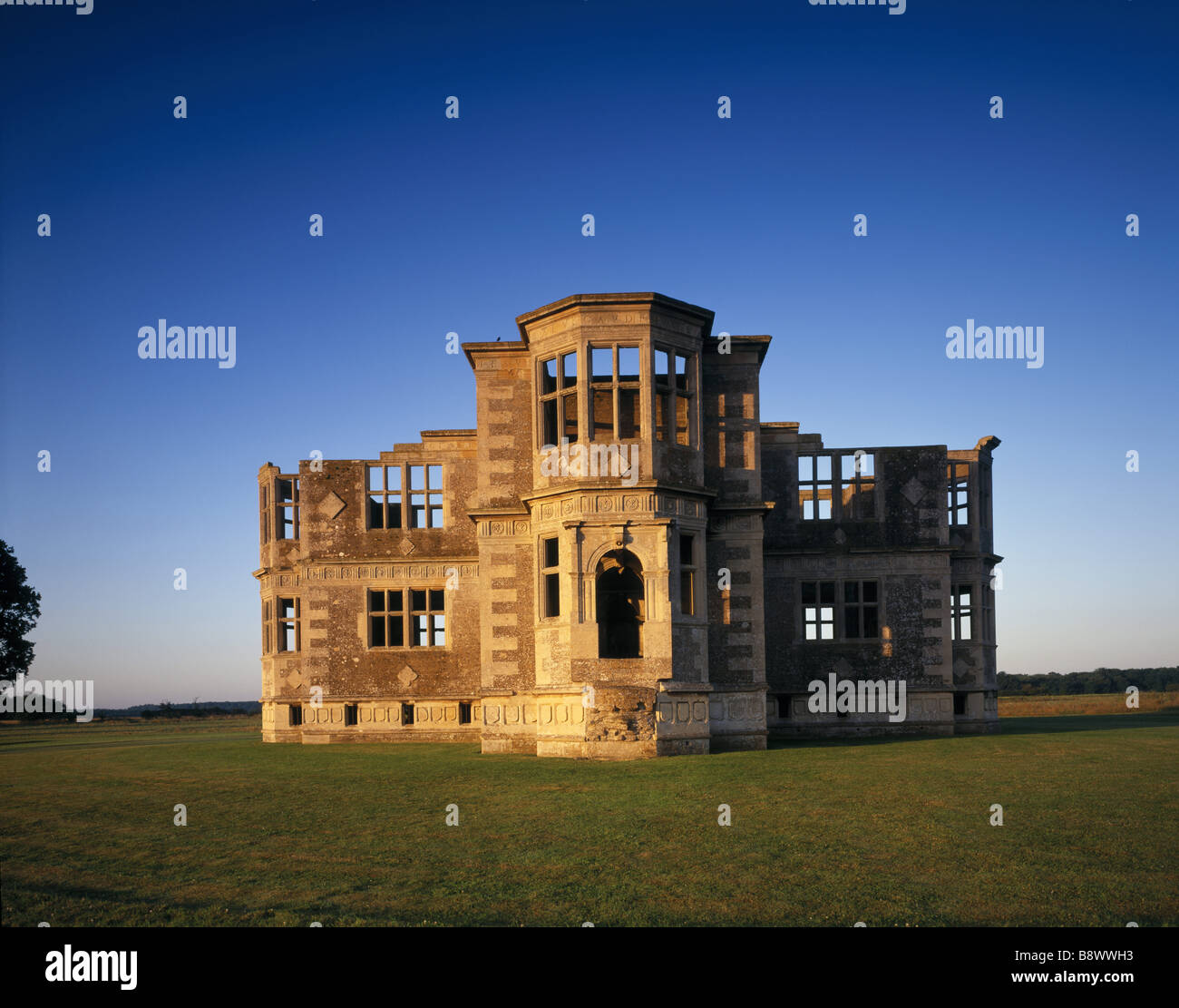 Elizabethan era photograph hi-res stock photography and images - Alamy