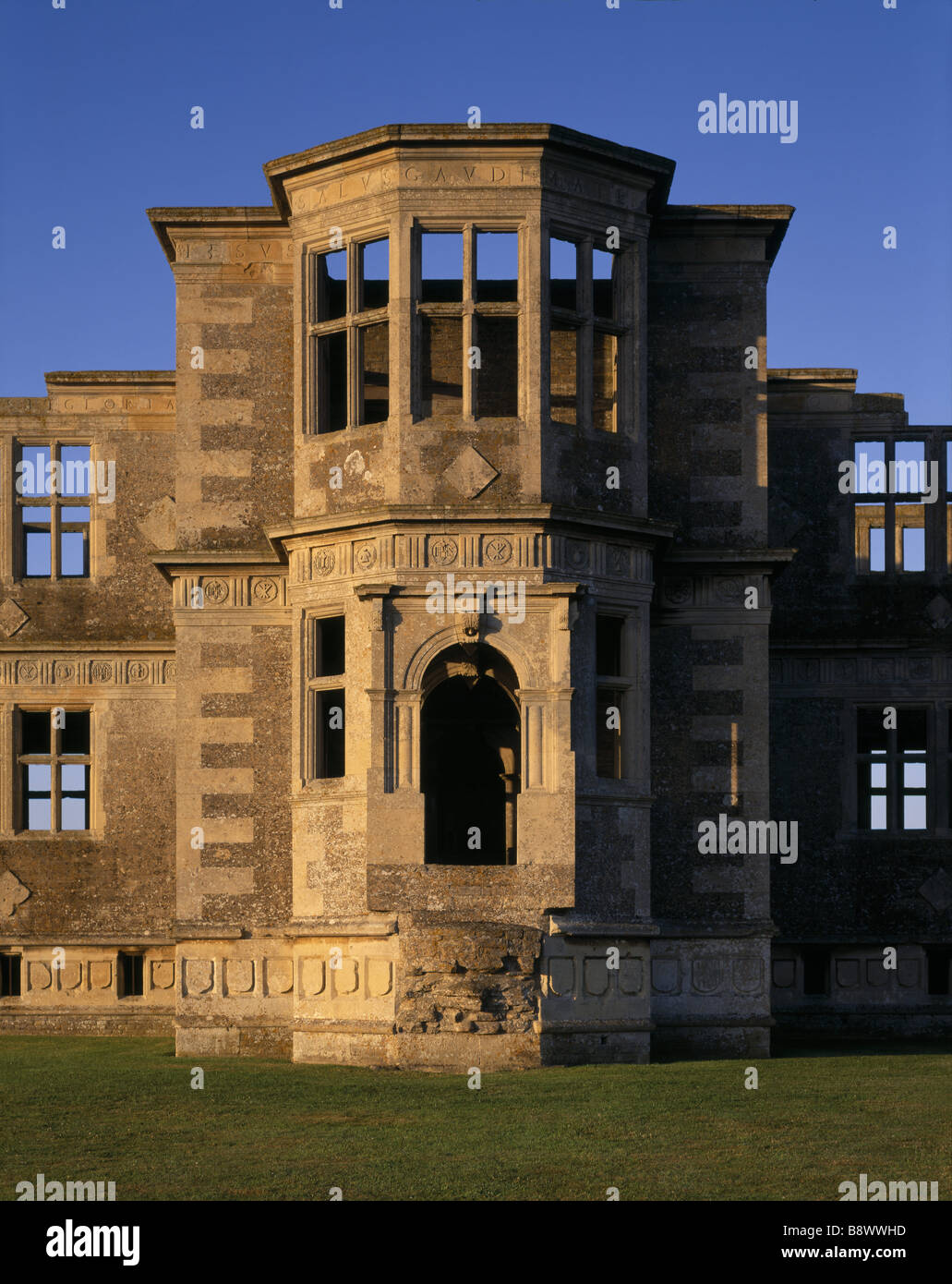 Elizabethan era photograph hi-res stock photography and images - Alamy