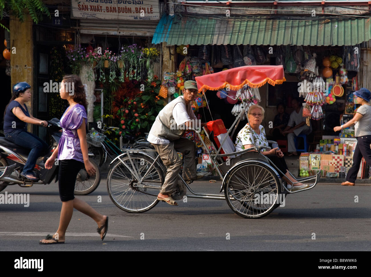 Rickshaw, Hanoi, Vietnam Stock Photo - Alamy