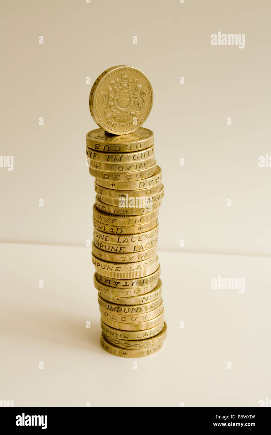 One Pound Coin On Edge Stock Photos & One Pound Coin On Edge Stock ...