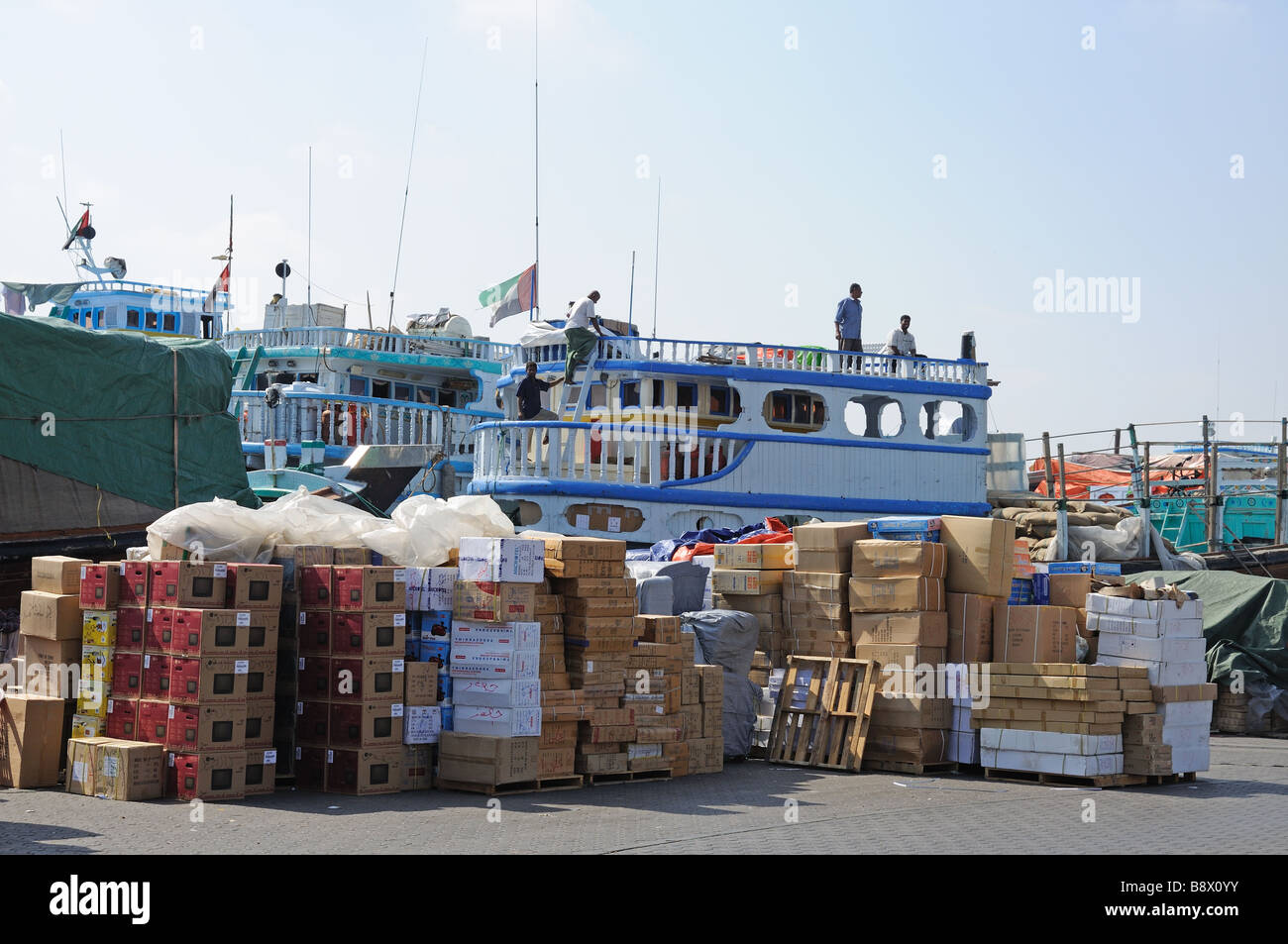 Emirates cargo ship dubai hi-res stock photography and images - Alamy