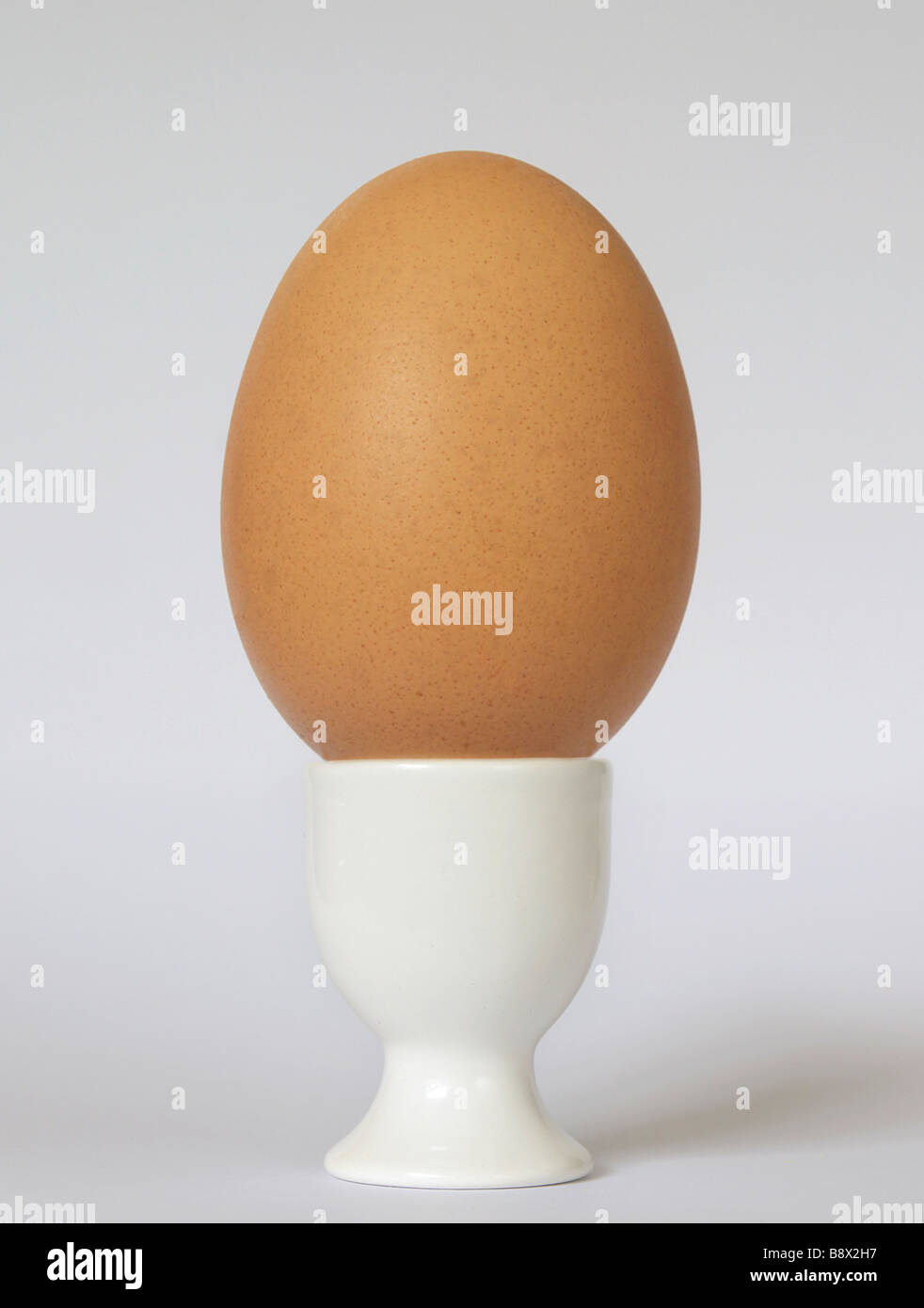 Over sized egg hi-res stock photography and images - Alamy