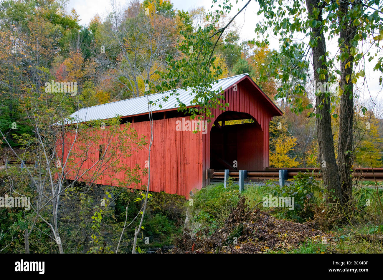 Vermont bridge autumn hi-res stock photography and images - Alamy
