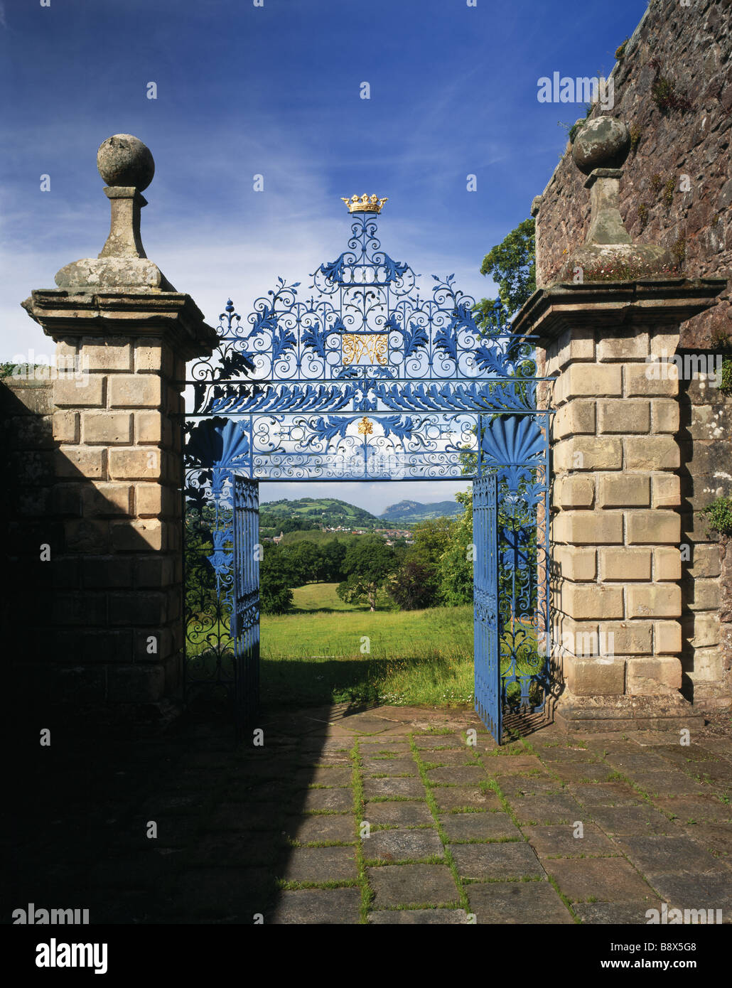 Powis gates hi-res stock photography and images - Alamy