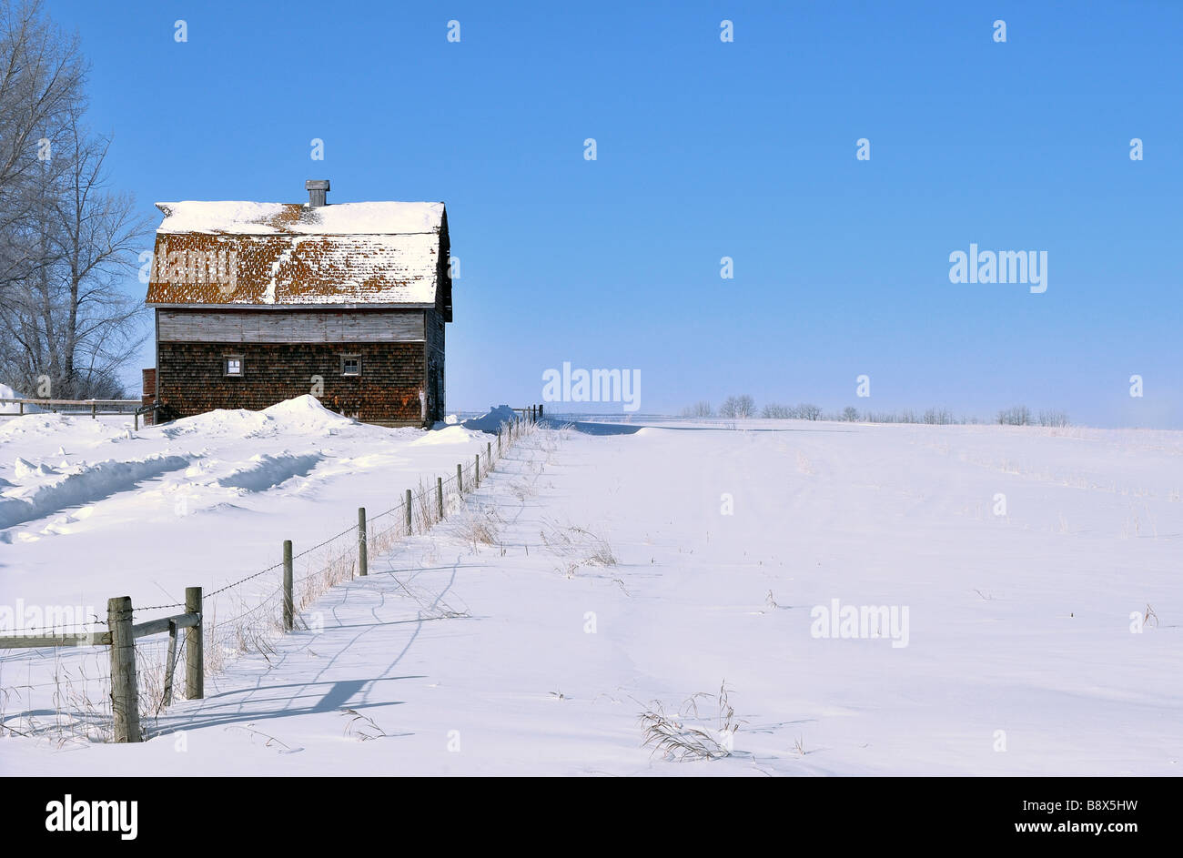Canada prairie barn winter hi-res stock photography and images - Alamy