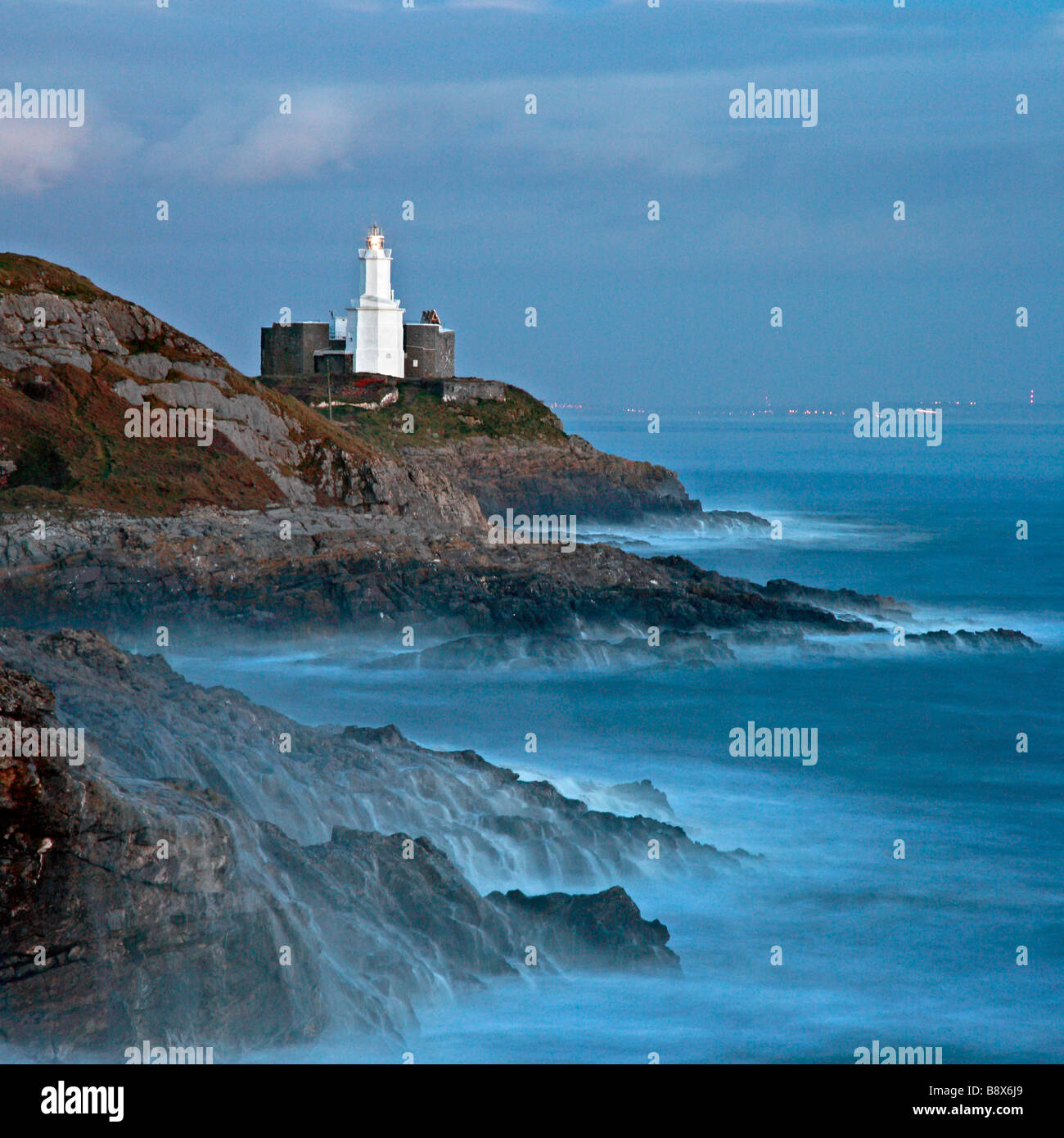 Mumbles head lighthouse hi-res stock photography and images - Alamy