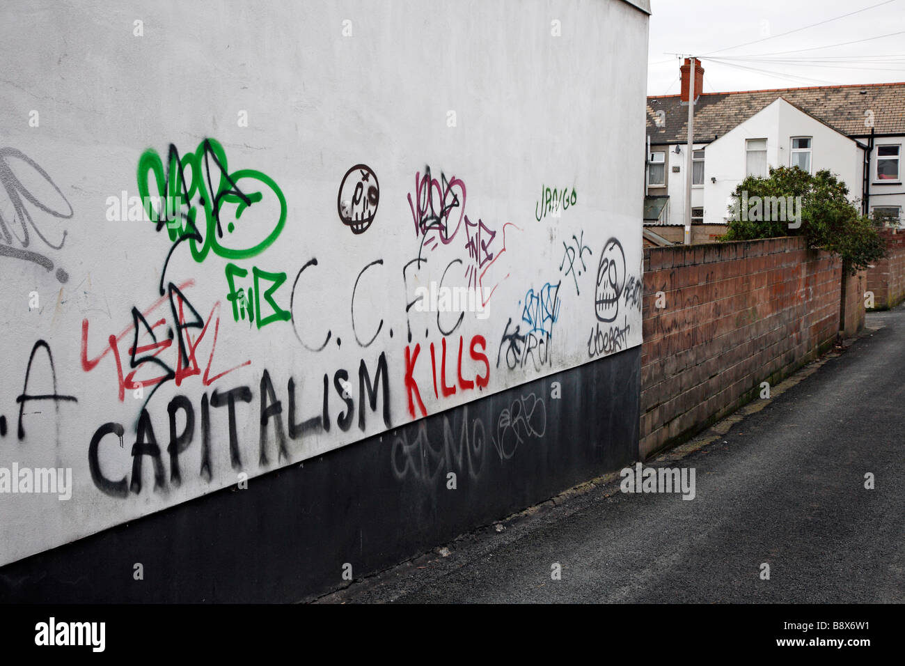 Graffiti house uk hi-res stock photography and images - Alamy