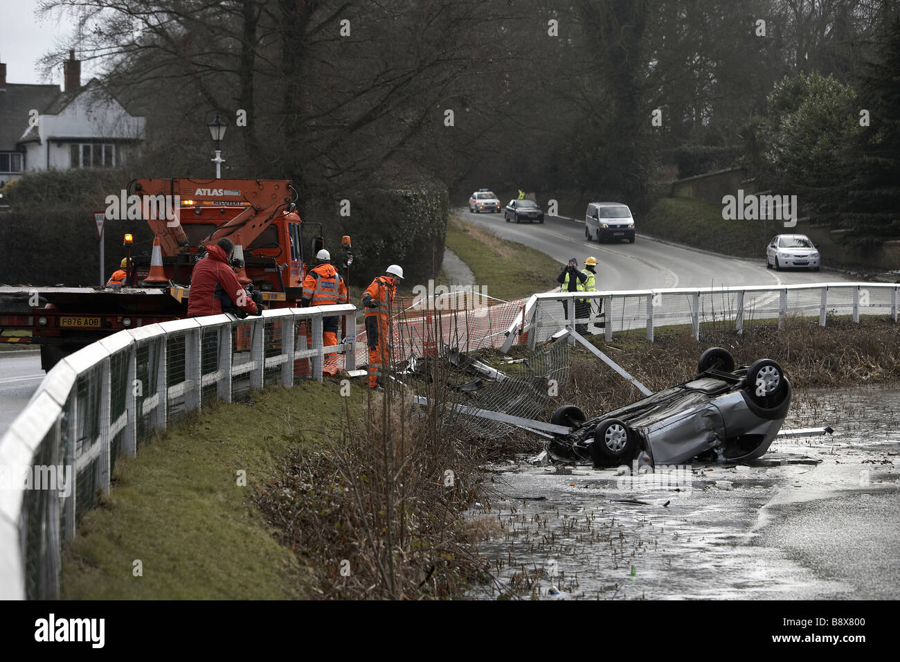 Rescue emergency car crash wreck hi-res stock photography and images ...