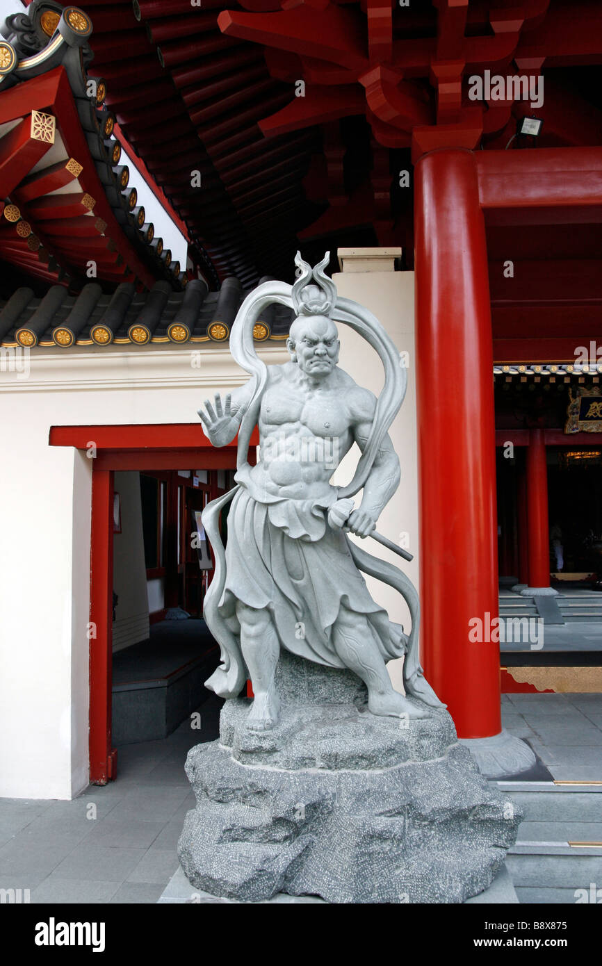 Door guardian, Buddha Tooth Relic temple, Singapore Stock Photo - Alamy