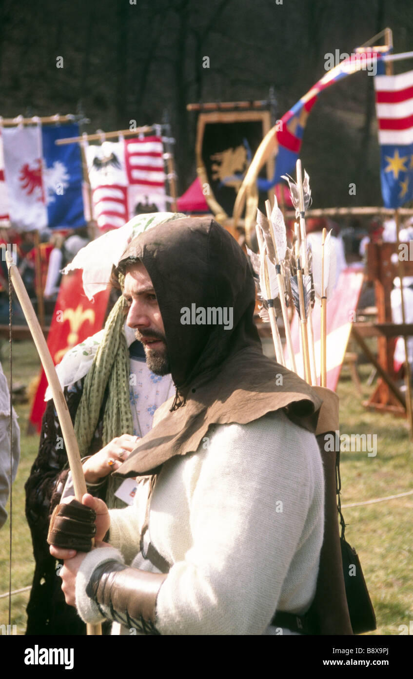 Medieval archer hi-res stock photography and images - Alamy