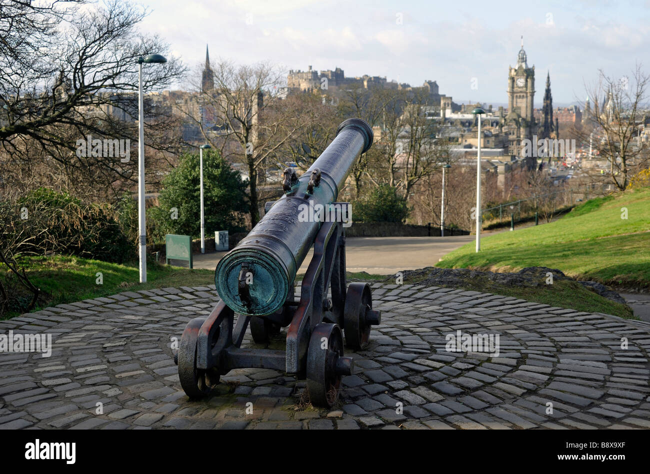 Cannon overlooking city hi-res stock photography and images - Alamy