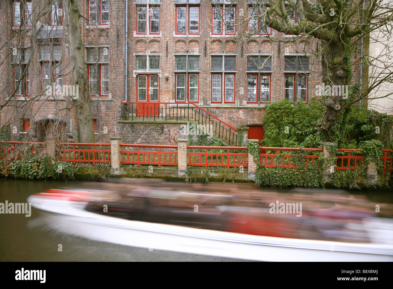 Bruges center hi-res stock photography and images - Alamy