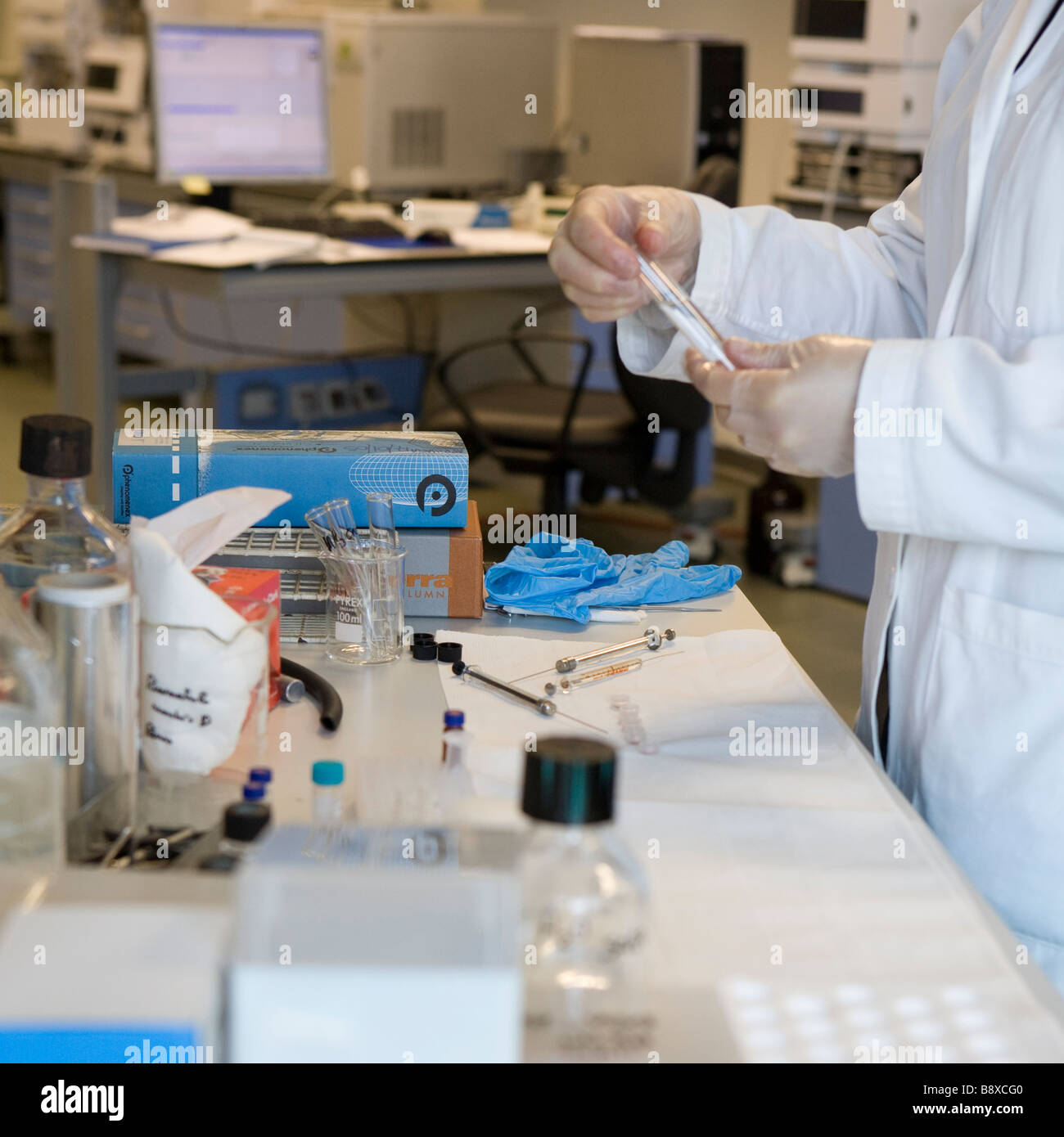 Researcher in mass spectrometry laboratory hi-res stock photography and ...