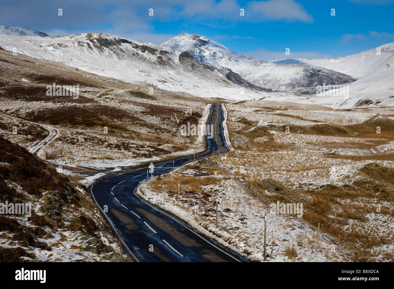 Scottish winter roads. Access to the Glenshee Highlands ski area ...