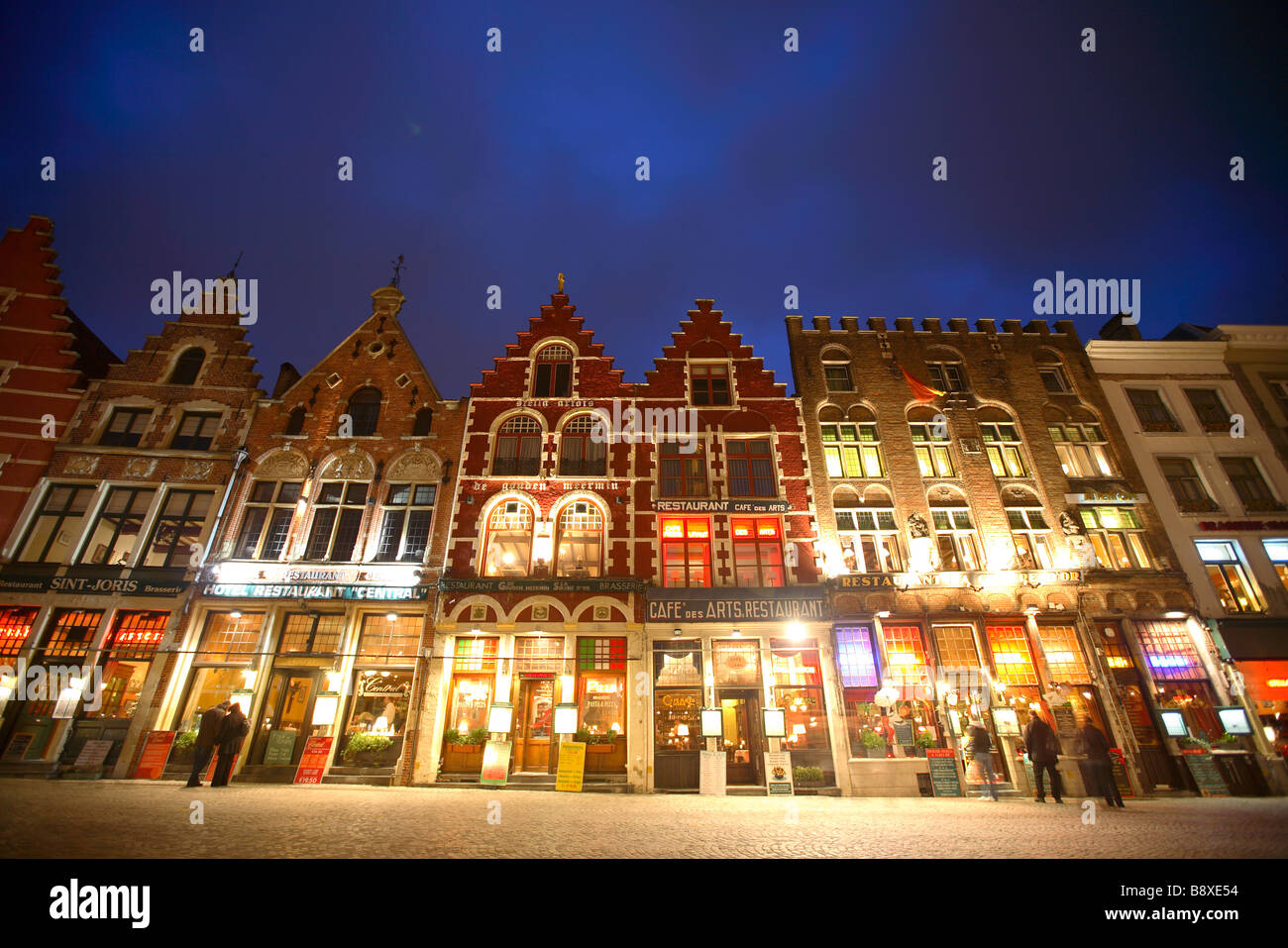 Center gable hi-res stock photography and images - Alamy