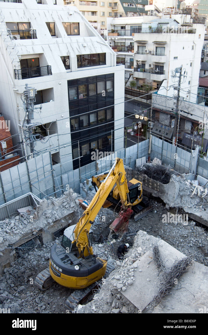 Building being demolished in Shinjuku, Tokyo Japan Stock Photo - Alamy