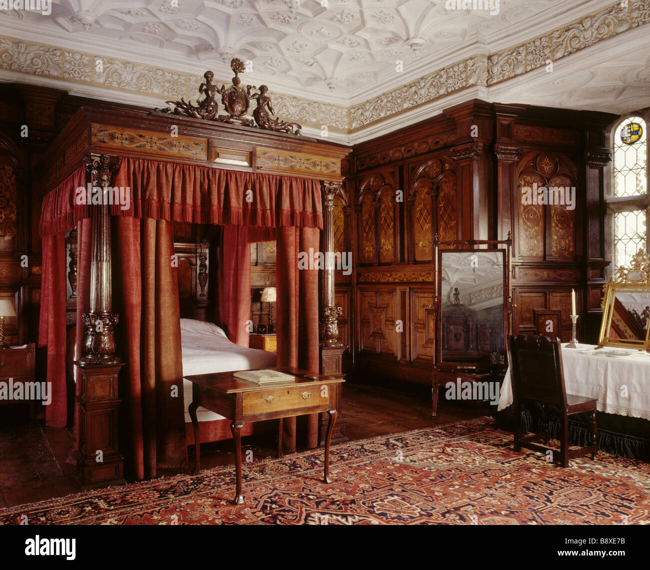 Desk chair england historic hi-res stock photography and images - Alamy