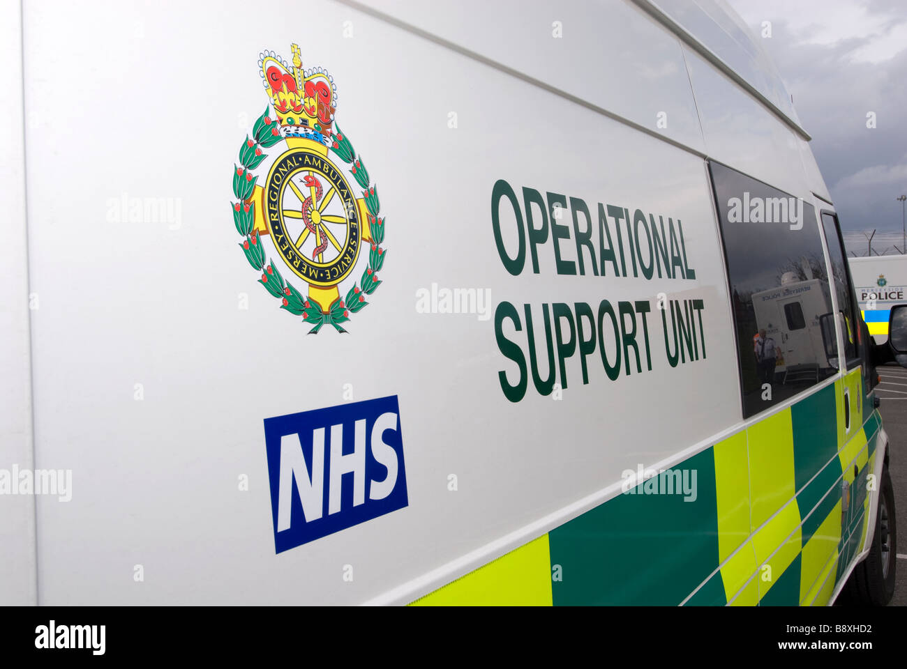 NHS Ambulance Operational Support Unit Stock Photo - Alamy