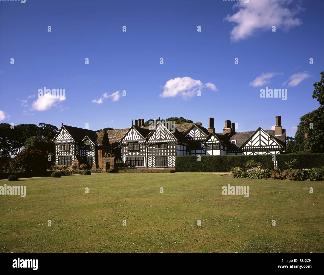 Sixteenth century gateway hi-res stock photography and images - Alamy