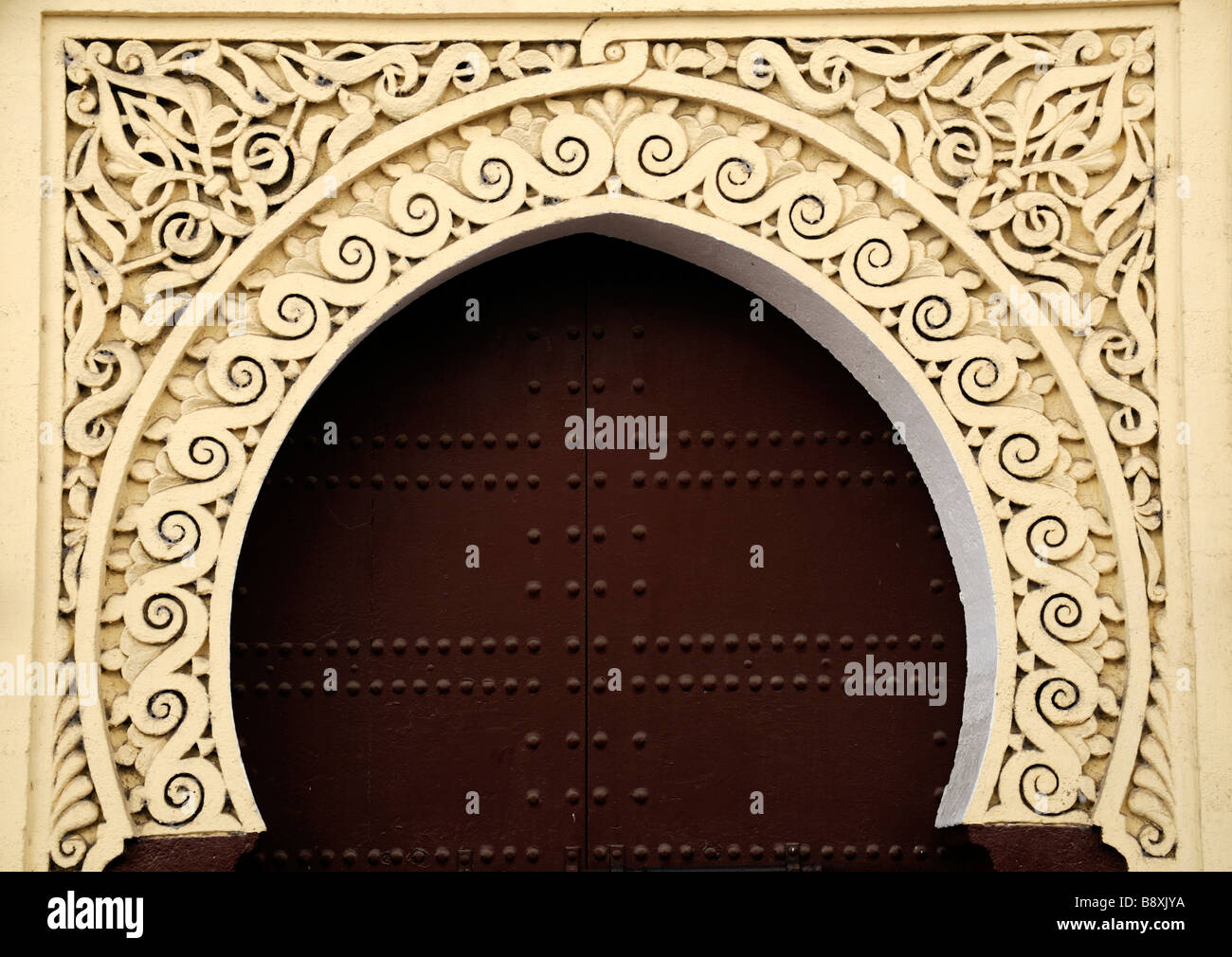 ornate door entrance way doorway arch arched archway in the old medina ...