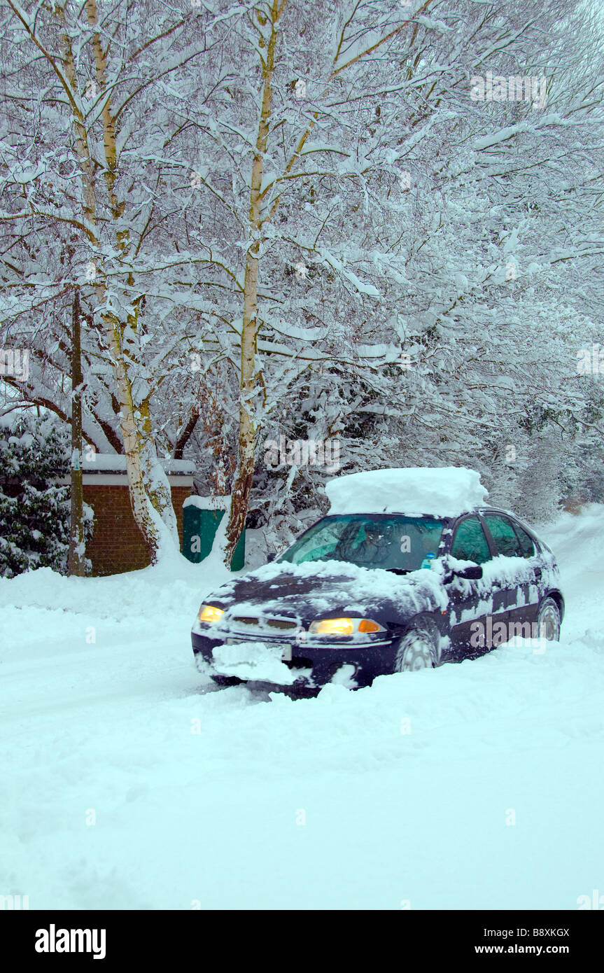Car with snow on roof Stock Photo - Alamy