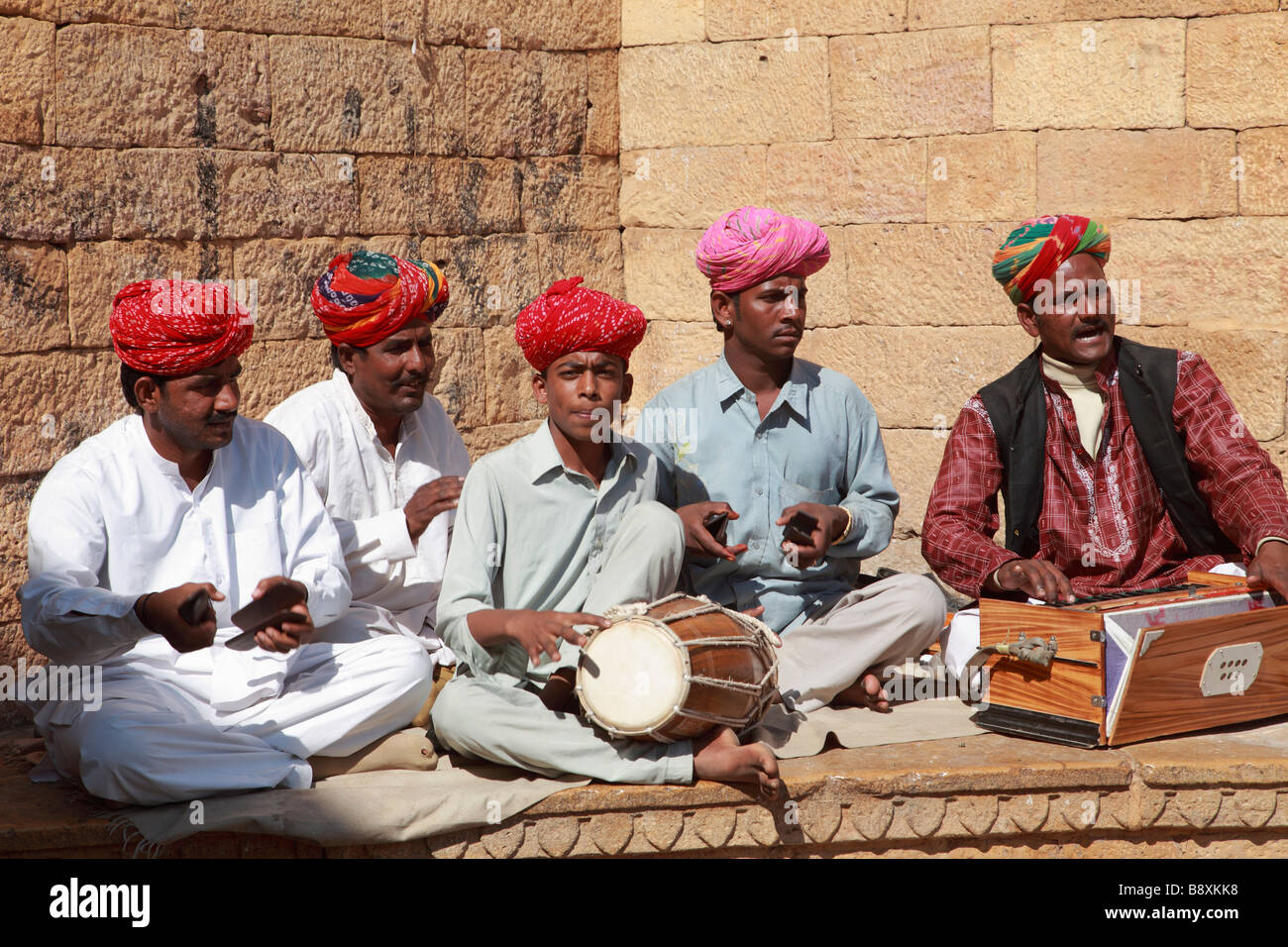 India Rajasthan Jaisalmer traditional musicians Stock Photo - Alamy
