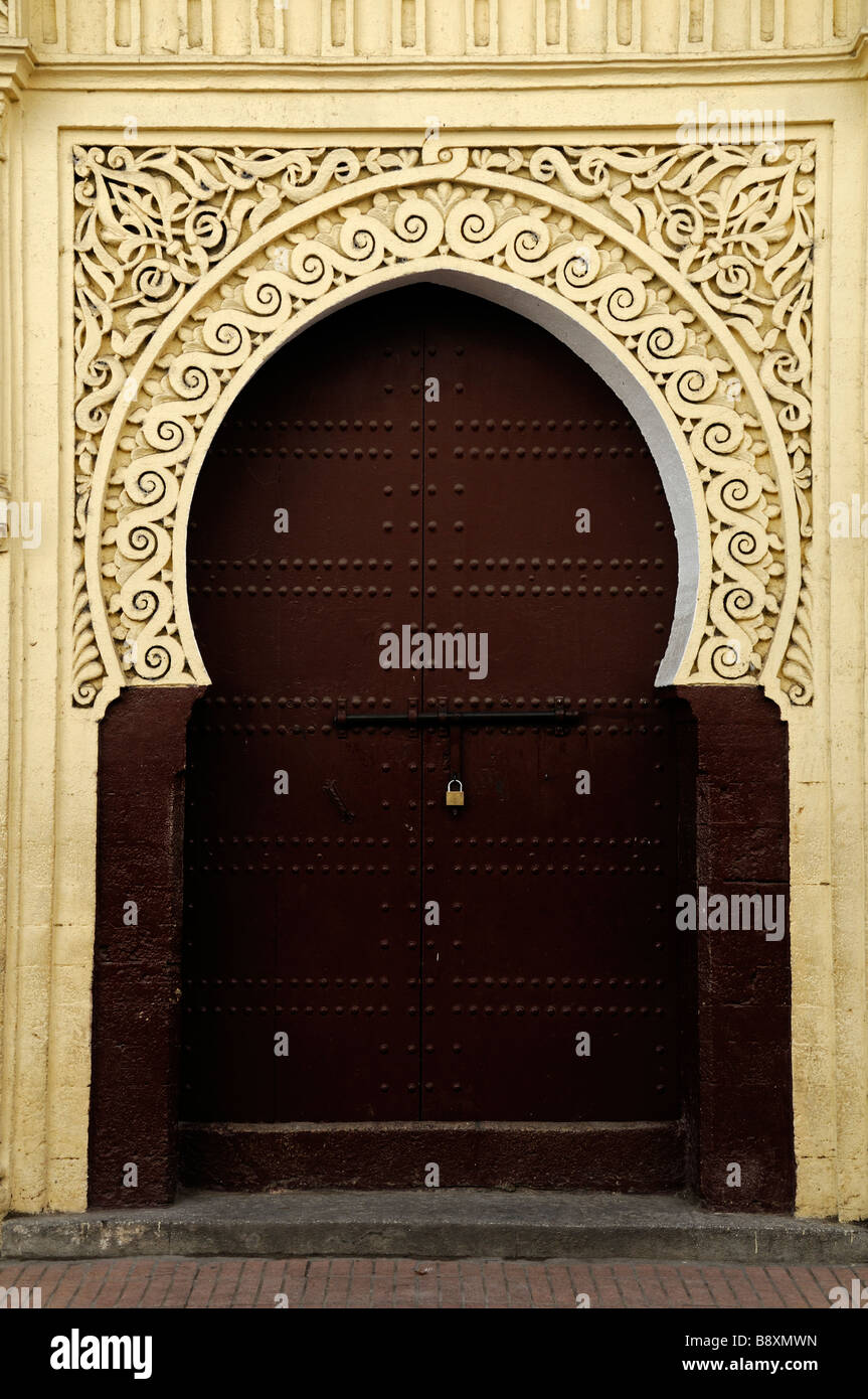 ornate door entrance way doorway arch arched archway in the old medina ...