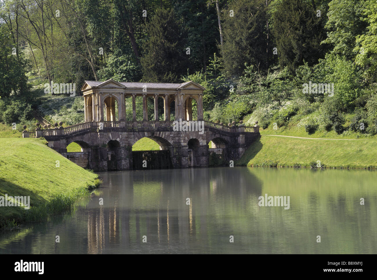Prior park and the palladian bridge hi-res stock photography and images ...