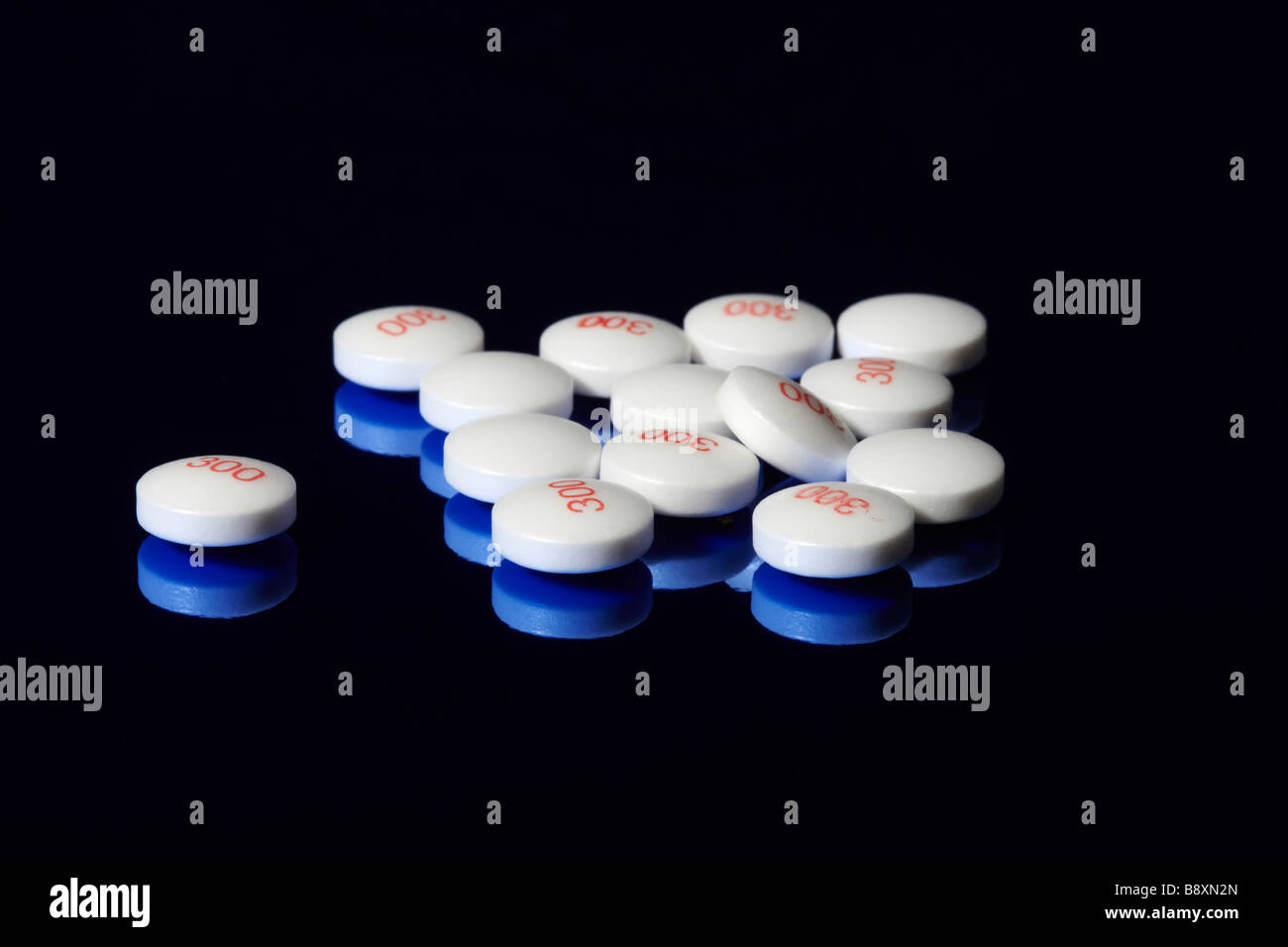 Aspirin tablets hi-res stock photography and images - Alamy