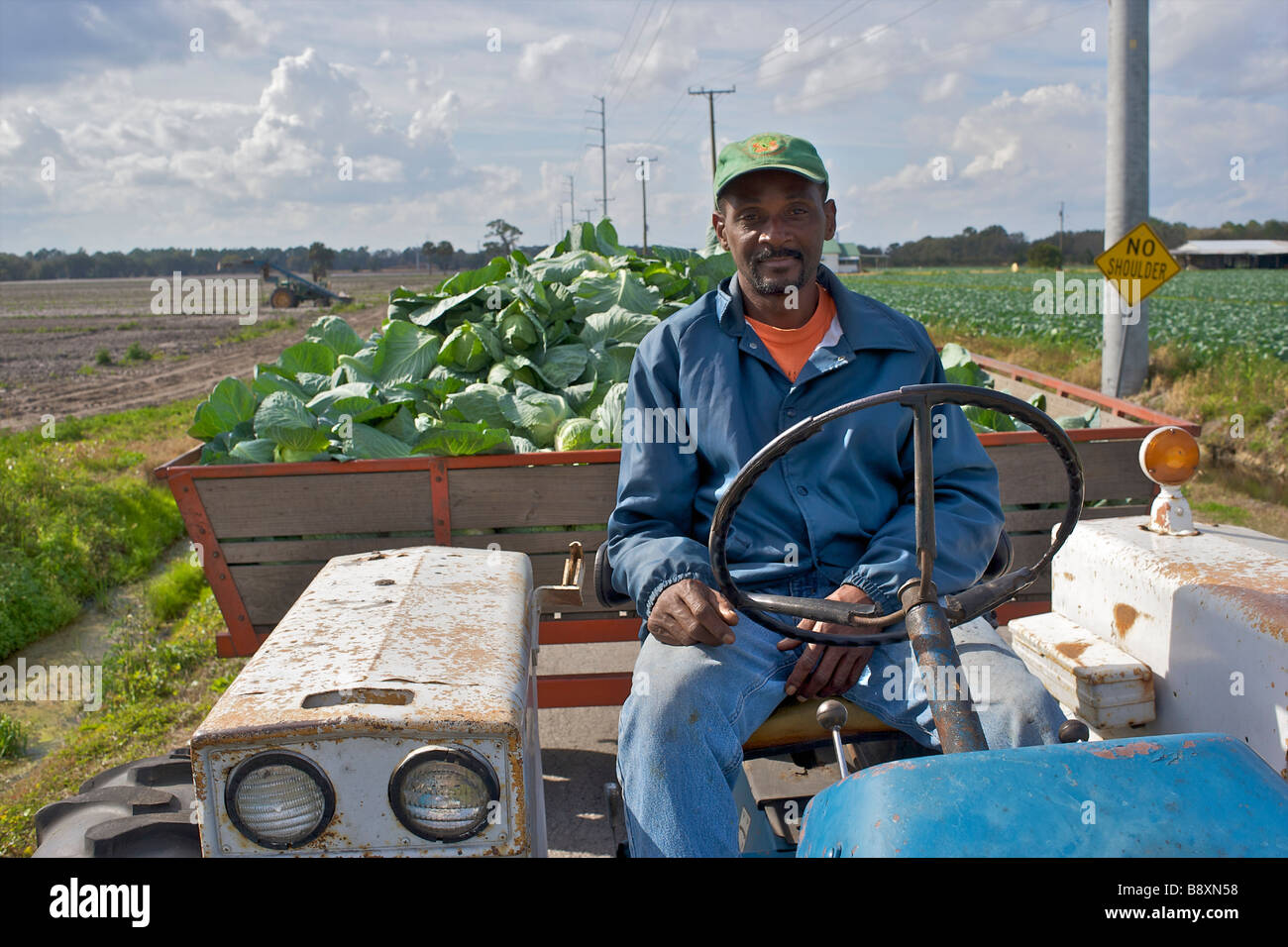 Horizontal tractor hi-res stock photography and images - Alamy