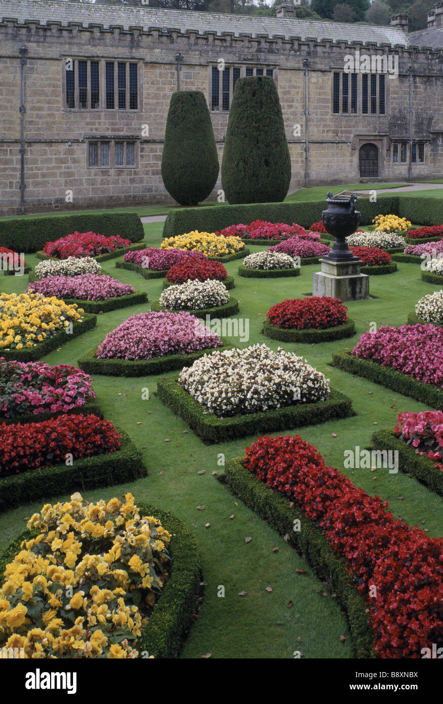 Victorian era landscaped garden hi-res stock photography and images - Alamy
