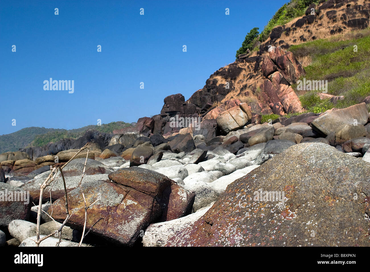 Cliff dropoff hi-res stock photography and images - Alamy