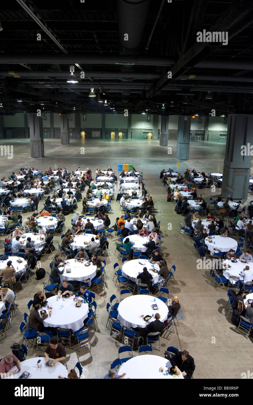 Round tables hi-res stock photography and images - Alamy