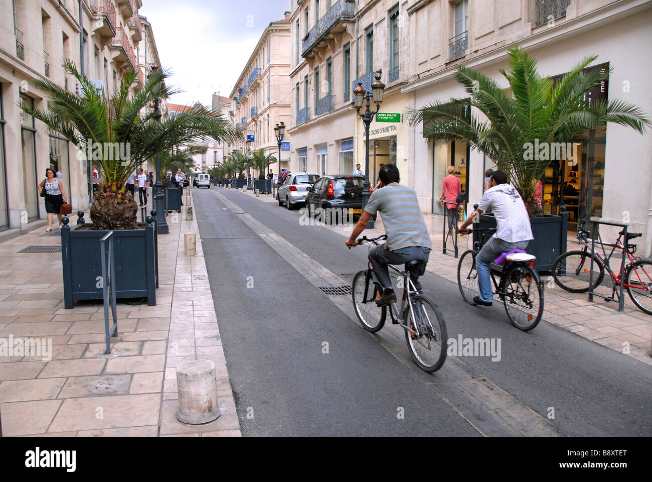 Nimes old town hi-res stock photography and images - Alamy